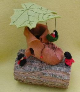 LADYBUG HOUSE KIT PPK203 - Bear Dance Crafts